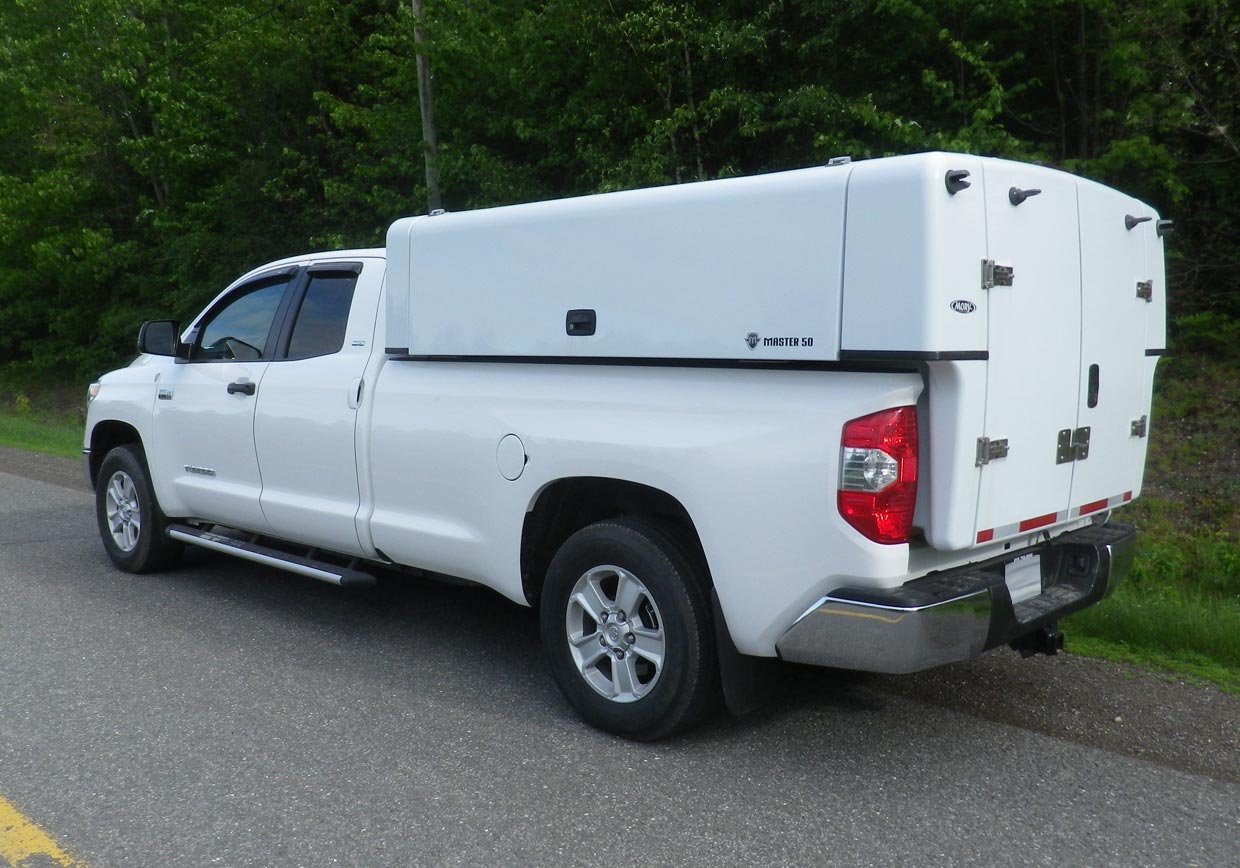 Master Serie are slip-in transferable fiberglass service body