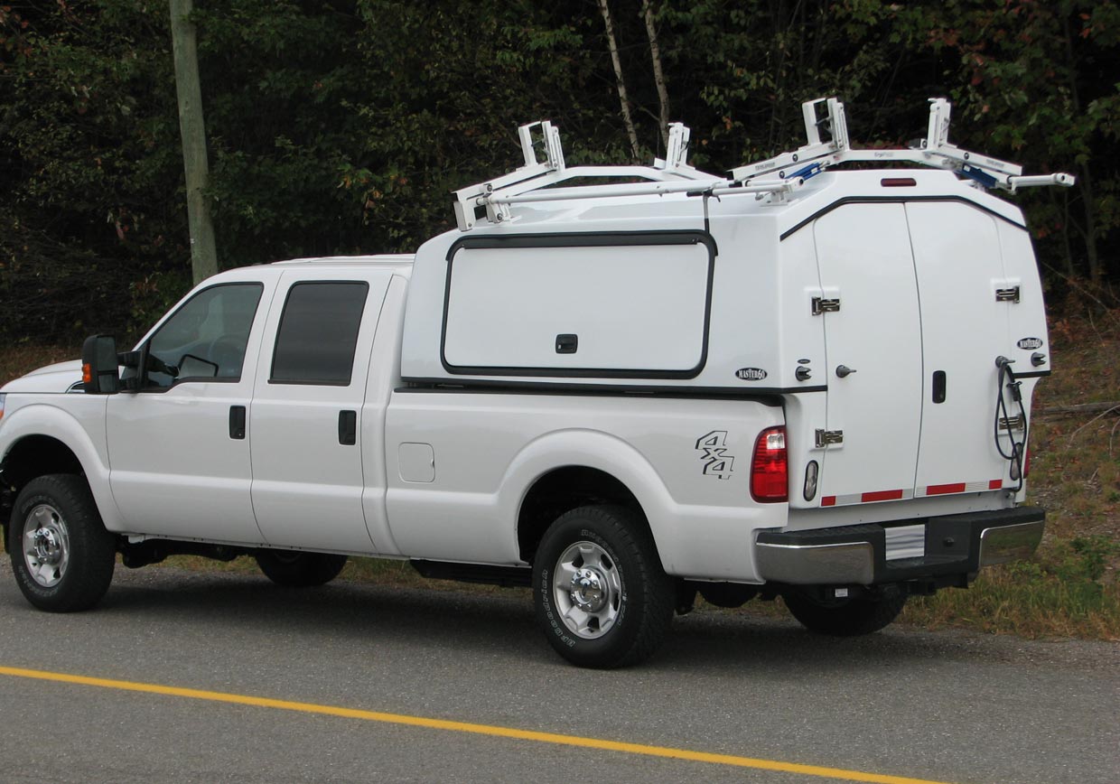 Master Serie are slip-in transferable fiberglass service body