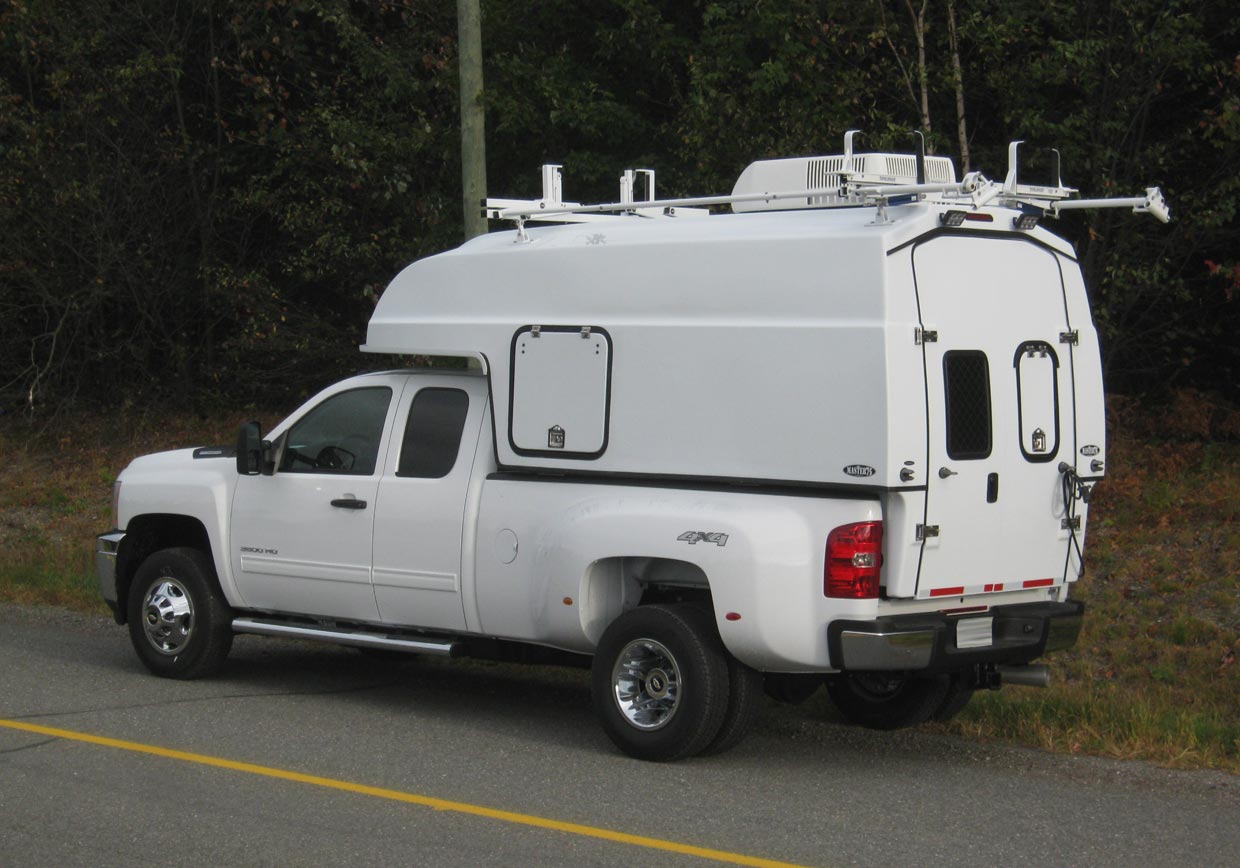 Master Serie are slip-in transferable fiberglass service body